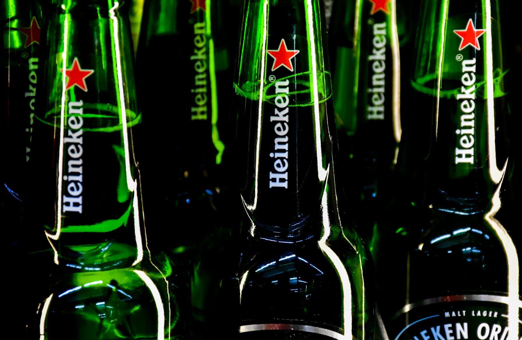 Heineken wil met RPA tot 1 miljoen manuren uitsparen in 2025 - ITdaily.