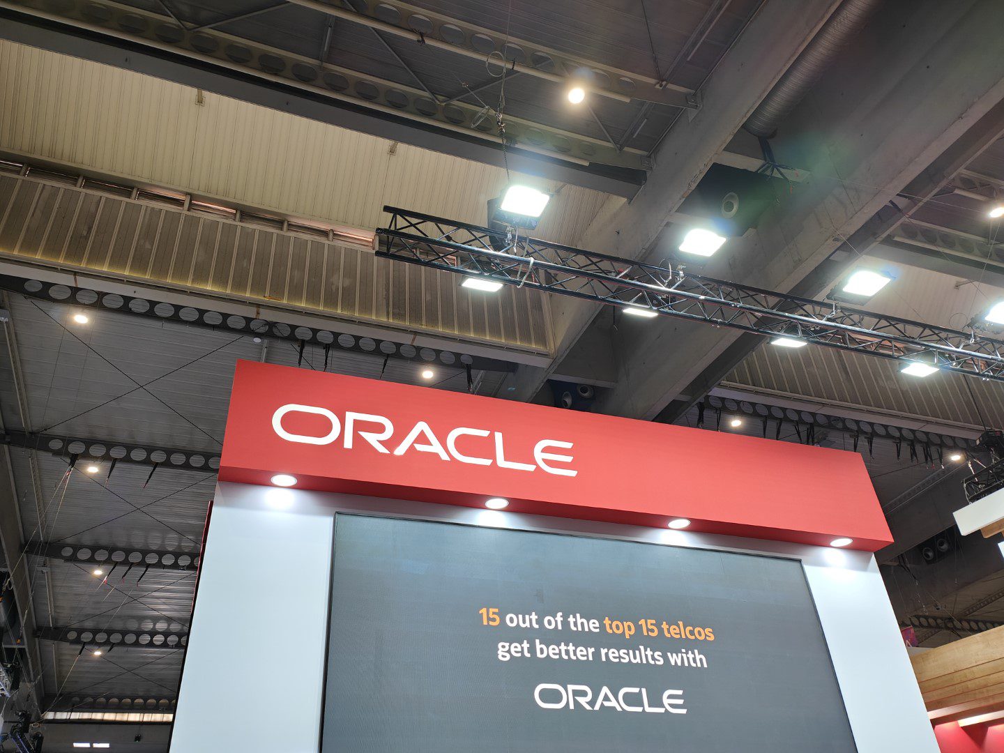 Oracle ajoute des agents d'IA à Fusion Cloud Applications pour les ...