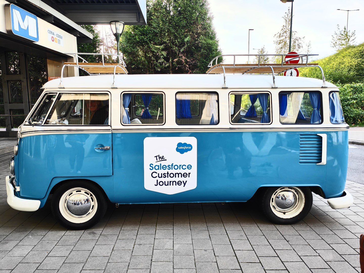 Ohana: Salesforce, une camionnette rétro et de la bière, des frites et ...